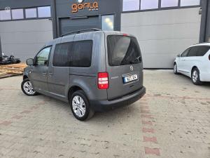 Grey Volkswagen Caddy 2011 in Siauliai, with an engine capacity of 1.60 L and mileage of 209 thousand km for 5700 €, photo 6 on AUTOMOTO.COM.LV