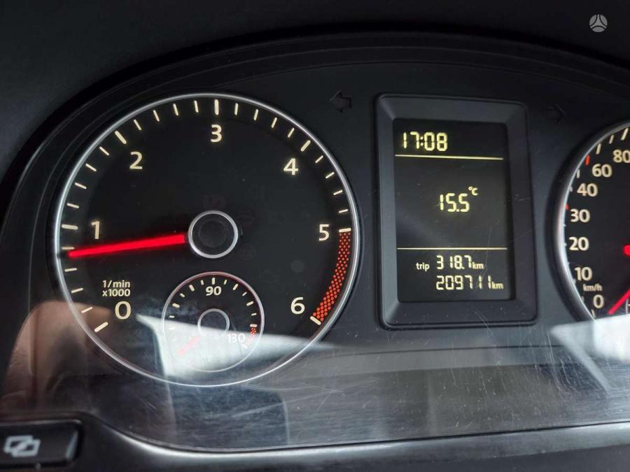 Grey Volkswagen Caddy 2011 in Siauliai, with an engine capacity of 1.60 L and mileage of 209 thousand km for 5700 €, photo 13 on AUTOMOTO.COM.LV