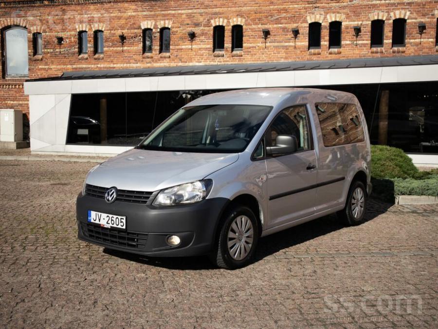 Grey Volkswagen Caddy 2011 in Liepaja, with an engine capacity of 1.60 L and mileage of 392 thousand km for 4000 €, photo 4 on AUTOMOTO.COM.LV