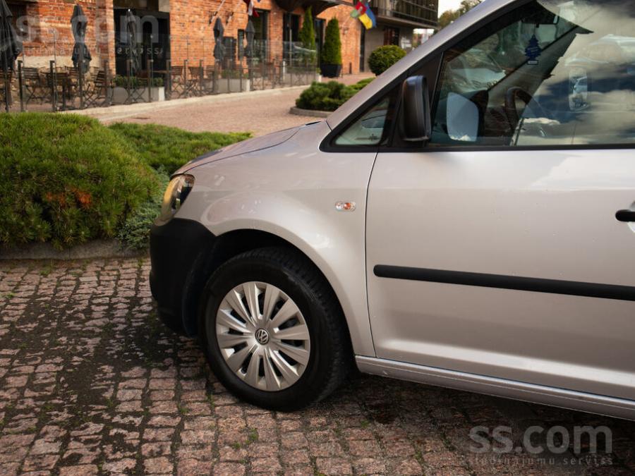 Grey Volkswagen Caddy 2011 in Liepaja, with an engine capacity of 1.60 L and mileage of 392 thousand km for 4000 €, photo 11 on AUTOMOTO.COM.LV
