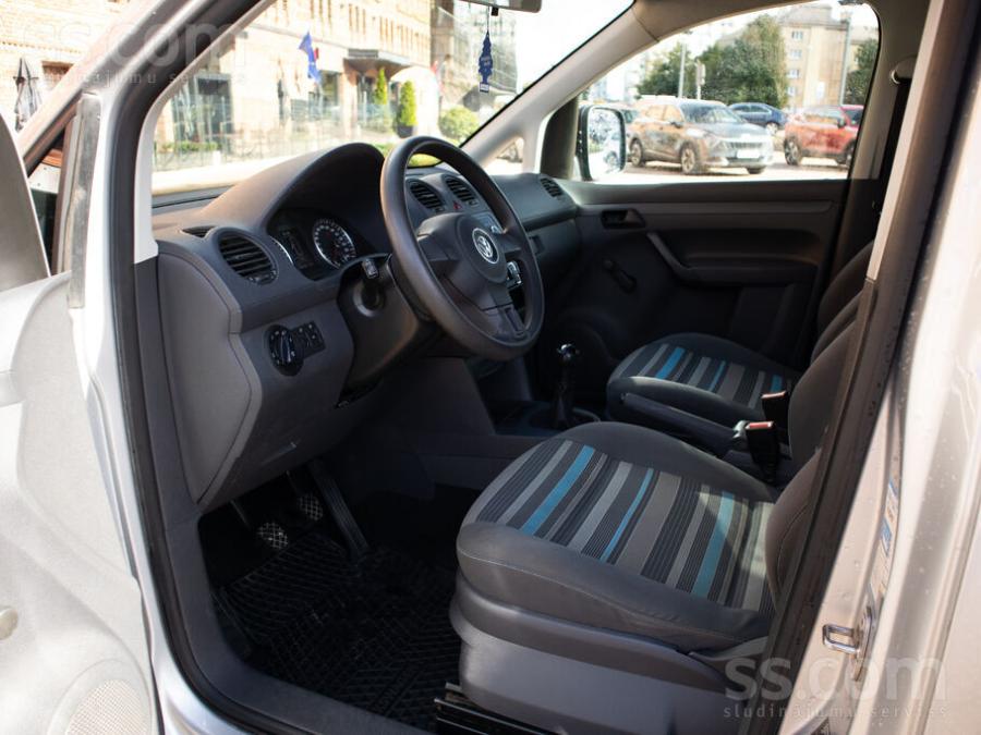 Grey Volkswagen Caddy 2011 in Liepaja, with an engine capacity of 1.60 L and mileage of 392 thousand km for 4000 €, photo 16 on AUTOMOTO.COM.LV