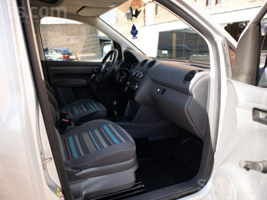 Grey Volkswagen Caddy 2011 in Liepaja, with an engine capacity of 1.60 L and mileage of 392 thousand km for 4000 €, photo 17 on AUTOMOTO.COM.LV