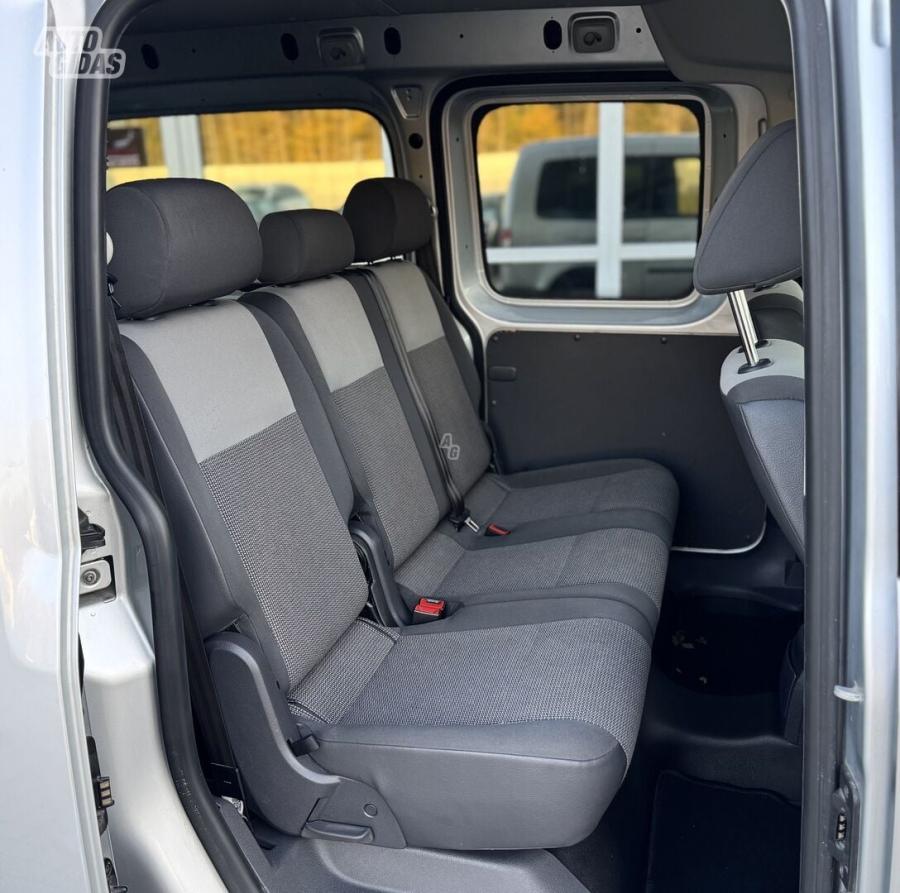 Grey Volkswagen Caddy 2011 in Radviliskis, with an engine capacity of 1.60 L and mileage of 248 thousand km for 6250 €, photo 22 on AUTOMOTO.COM.LV