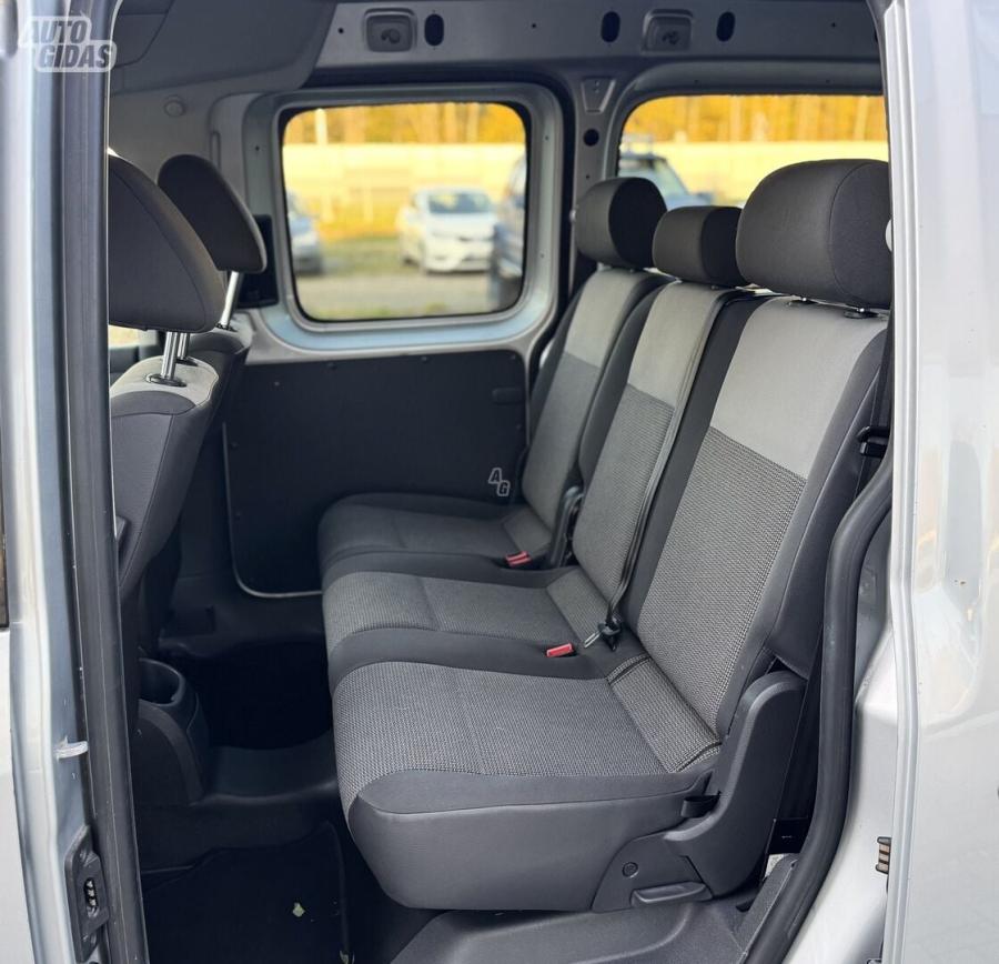 Grey Volkswagen Caddy 2011 in Radviliskis, with an engine capacity of 1.60 L and mileage of 248 thousand km for 6250 €, photo 23 on AUTOMOTO.COM.LV