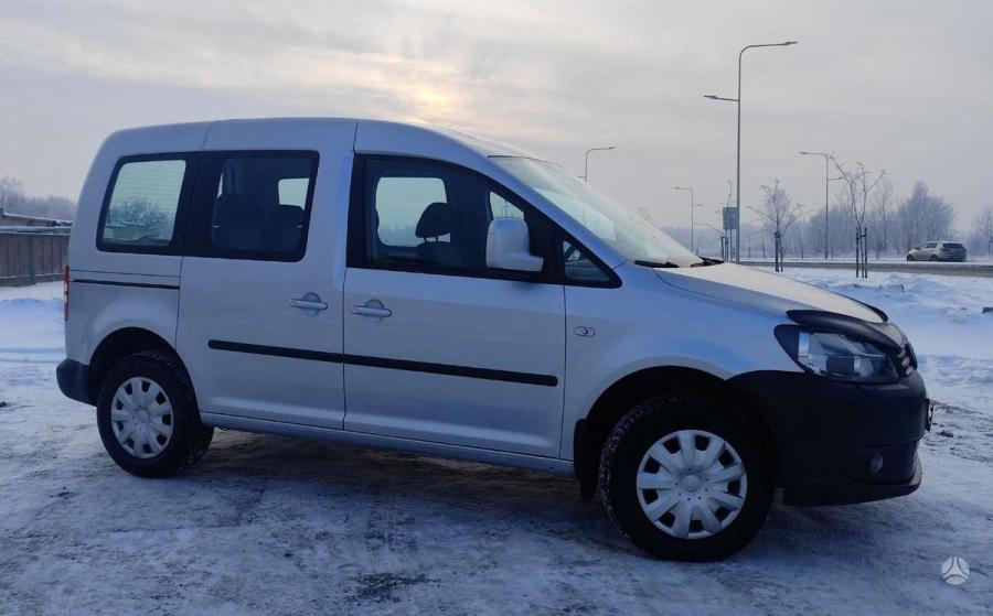 Pelēks Volkswagen Caddy 2012 Šauļi, ar dzinēja tilpumu 2.00 L un nobraukumu 247 tūkst. km par 6450 €, foto 2 vietnē AUTOMOTO.COM.LV