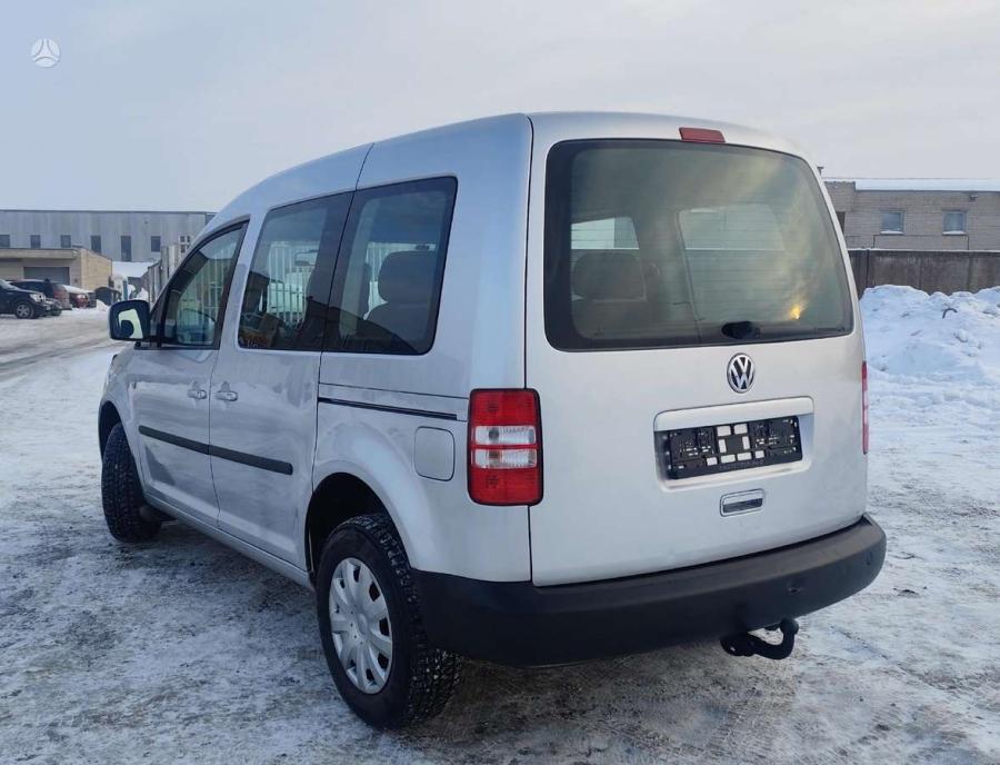 Pelēks Volkswagen Caddy 2012 Šauļi, ar dzinēja tilpumu 2.00 L un nobraukumu 247 tūkst. km par 6450 €, foto 5 vietnē AUTOMOTO.COM.LV