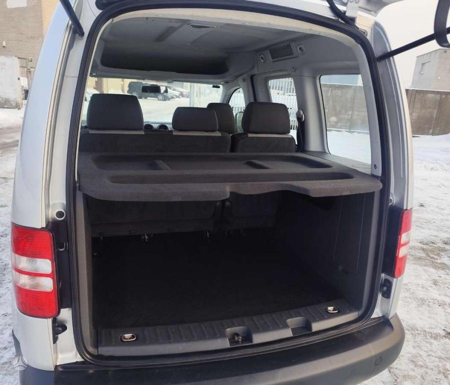 Pelēks Volkswagen Caddy 2012 Šauļi, ar dzinēja tilpumu 2.00 L un nobraukumu 247 tūkst. km par 6450 €, foto 7 vietnē AUTOMOTO.COM.LV