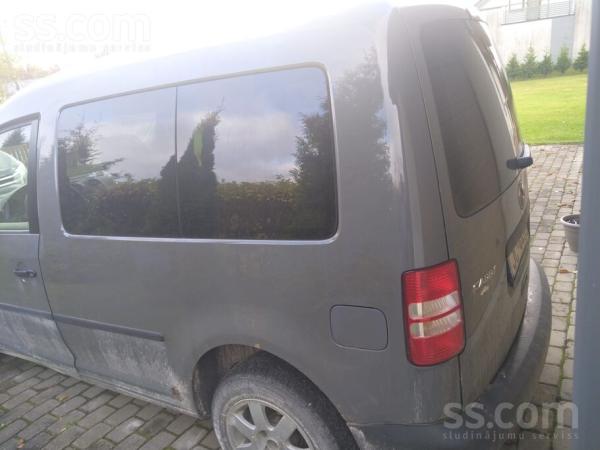 Pelēks Volkswagen Caddy 2012 Rīga, ar dzinēja tilpumu 1.60 L un nobraukumu 442 tūkst. km par 2700 €, foto 4 vietnē AUTOMOTO.COM.LV