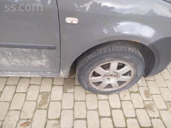Pelēks Volkswagen Caddy 2012 Rīga, ar dzinēja tilpumu 1.60 L un nobraukumu 442 tūkst. km par 2700 €, foto 5 vietnē AUTOMOTO.COM.LV