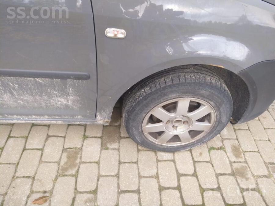 Pelēks Volkswagen Caddy 2012 Rīga, ar dzinēja tilpumu 1.60 L un nobraukumu 442 tūkst. km par 2700 €, foto 6 vietnē AUTOMOTO.COM.LV