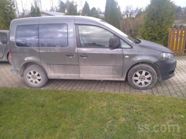 Pelēks Volkswagen Caddy 2012 Rīga, ar dzinēja tilpumu 1.60 L un nobraukumu 442 tūkst. km par 2700 €, foto 7 vietnē AUTOMOTO.COM.LV
