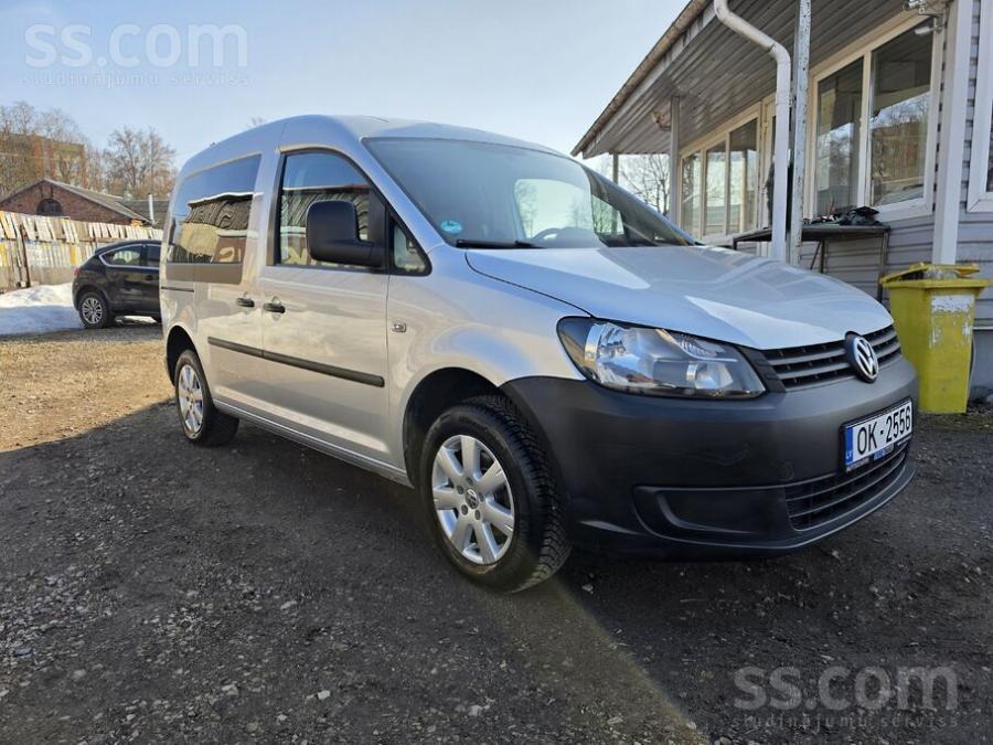 Grey Volkswagen Caddy 2012 in Rezekne, with an engine capacity of 1.60 L and mileage of 0 thousand km for 4700 €, photo 4 on AUTOMOTO.COM.LV