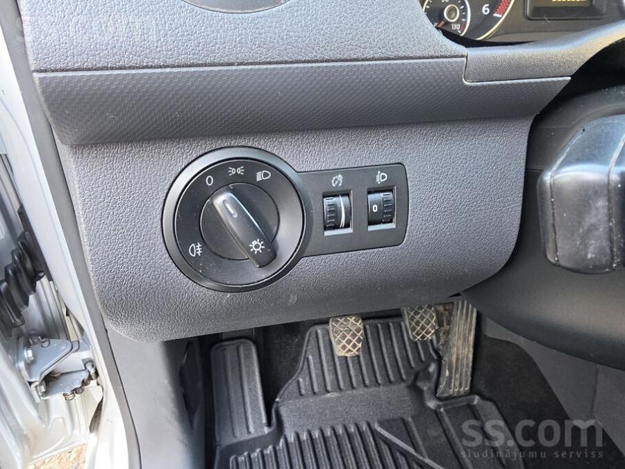 Grey Volkswagen Caddy 2012 in Rezekne, with an engine capacity of 1.60 L and mileage of 0 thousand km for 4700 €, photo 18 on AUTOMOTO.COM.LV