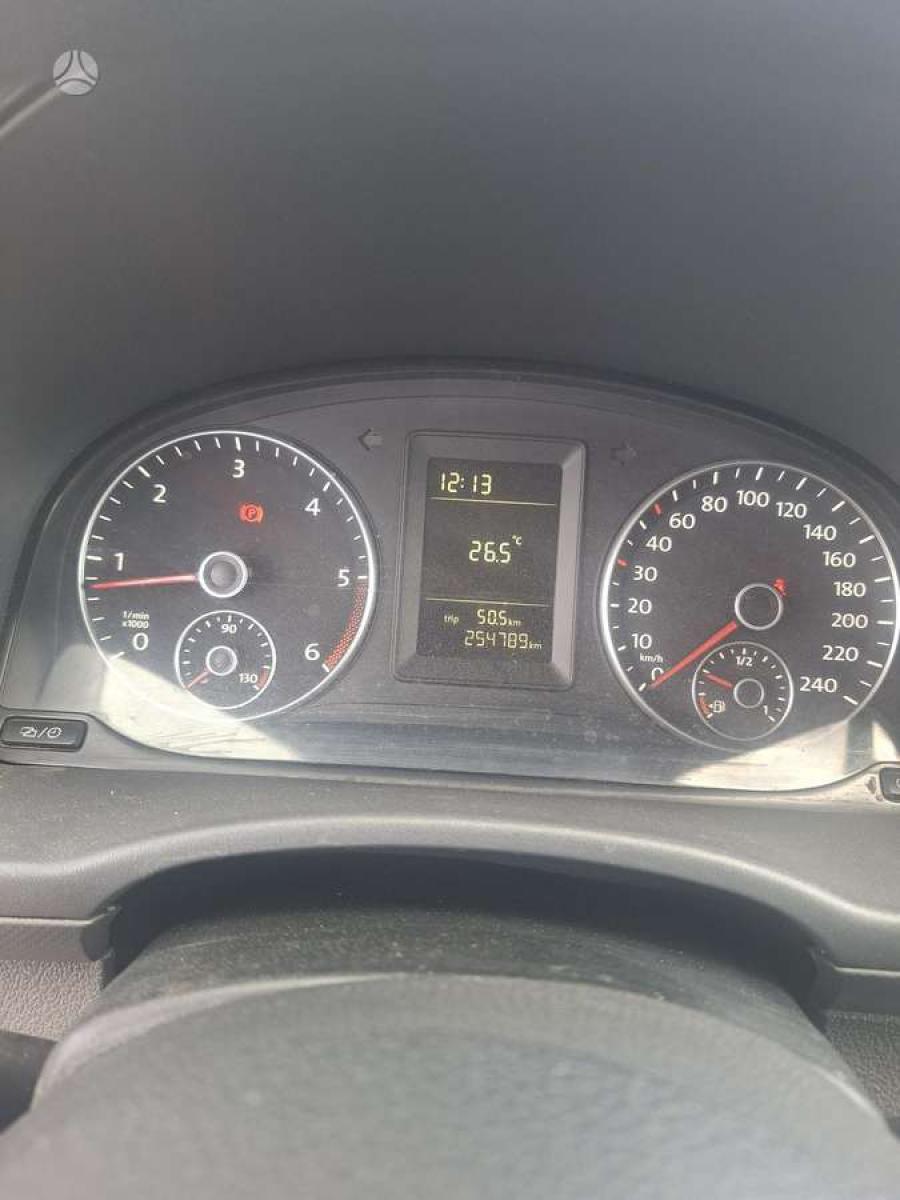Grey Volkswagen Caddy 2012 in Vilnius, with an engine capacity of 1.97 L and mileage of 254 thousand km for 4840 €, photo 12 on AUTOMOTO.COM.LV