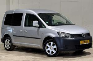 Grey Volkswagen Caddy 2012 in Klaipeda, with an engine capacity of 1.60 L and mileage of 268 thousand km for 5500 €, photo 5 on AUTOMOTO.COM.LV