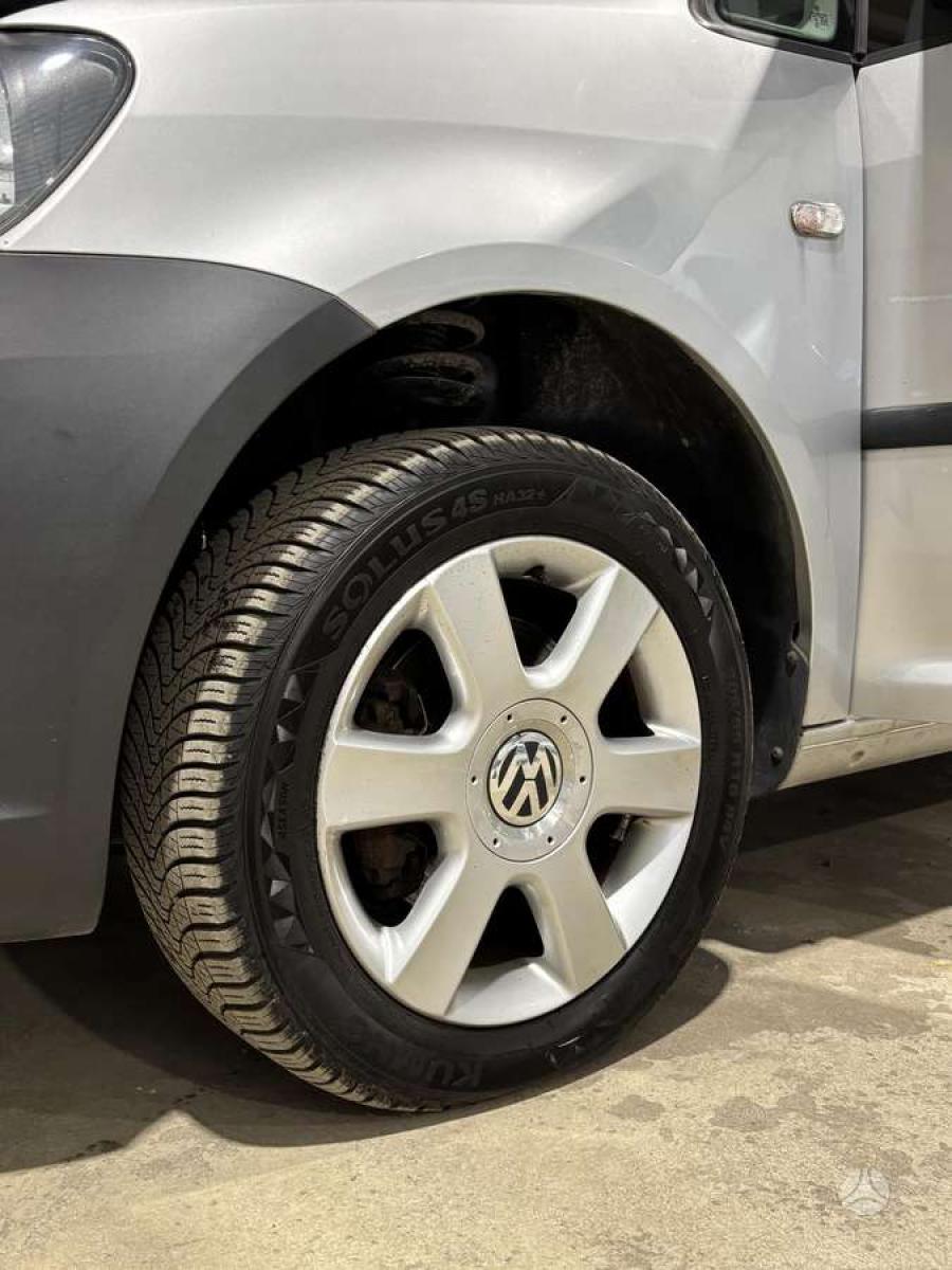 Grey Volkswagen Caddy 2012 in Klaipeda, with an engine capacity of 1.60 L and mileage of 268 thousand km for 5500 €, photo 18 on AUTOMOTO.COM.LV