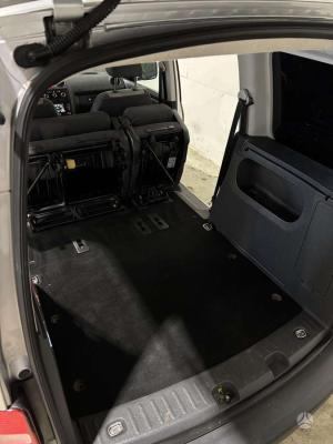 Grey Volkswagen Caddy 2012 in Klaipeda, with an engine capacity of 1.60 L and mileage of 268 thousand km for 5500 €, photo 21 on AUTOMOTO.COM.LV