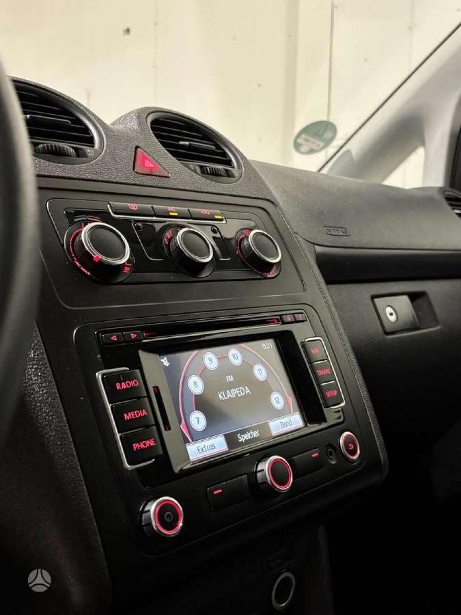 Grey Volkswagen Caddy 2012 in Klaipeda, with an engine capacity of 1.60 L and mileage of 268 thousand km for 5500 €, photo 23 on AUTOMOTO.COM.LV