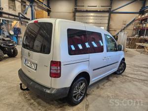 Grey Volkswagen Caddy 2012 in Riga, with an engine capacity of 1.60 L and mileage of 160 thousand km for 6500 €, photo 5 on AUTOMOTO.COM.LV