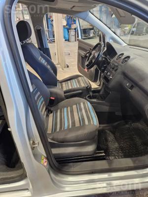 Grey Volkswagen Caddy 2012 in Riga, with an engine capacity of 1.60 L and mileage of 160 thousand km for 6500 €, photo 9 on AUTOMOTO.COM.LV