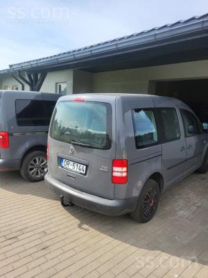 Grey Volkswagen Caddy 2012 in Riga, with an engine capacity of 1.60 L and mileage of 259 thousand km for 4350 €, photo 3 on AUTOMOTO.COM.LV