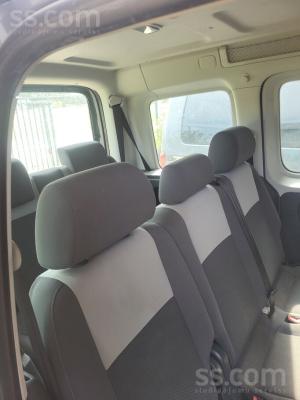 Grey Volkswagen Caddy 2012 in Riga, with an engine capacity of 1.60 L and mileage of 259 thousand km for 4350 €, photo 6 on AUTOMOTO.COM.LV
