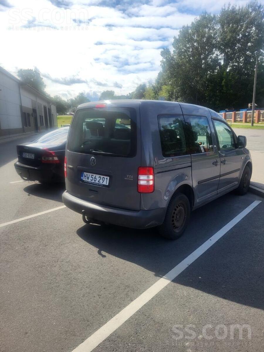 Grey Volkswagen Caddy 2012 in Riga, with an engine capacity of 1.60 L and mileage of 259 thousand km for 4350 €, photo 9 on AUTOMOTO.COM.LV