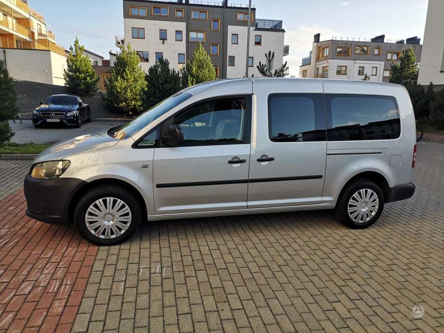 Grey Volkswagen Caddy 2012 in Klaipeda, with an engine capacity of 1.60 L and mileage of 300 thousand km for 5300 €, photo 3 on AUTOMOTO.COM.LV