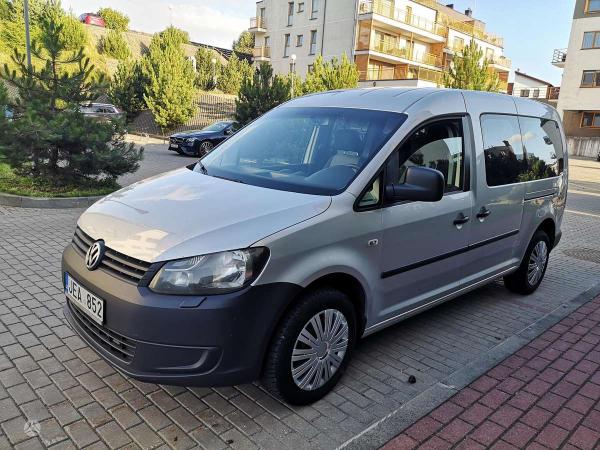 Volkswagen Caddy 2012 in Klaipeda on AUTOMOTO.COM.LV Grey Volkswagen Caddy 2012 in Klaipeda, with an engine capacity of 1.60 L and mileage of 300 thousand km for 5300 €, photo 6 on AUTOMOTO.COM.LV