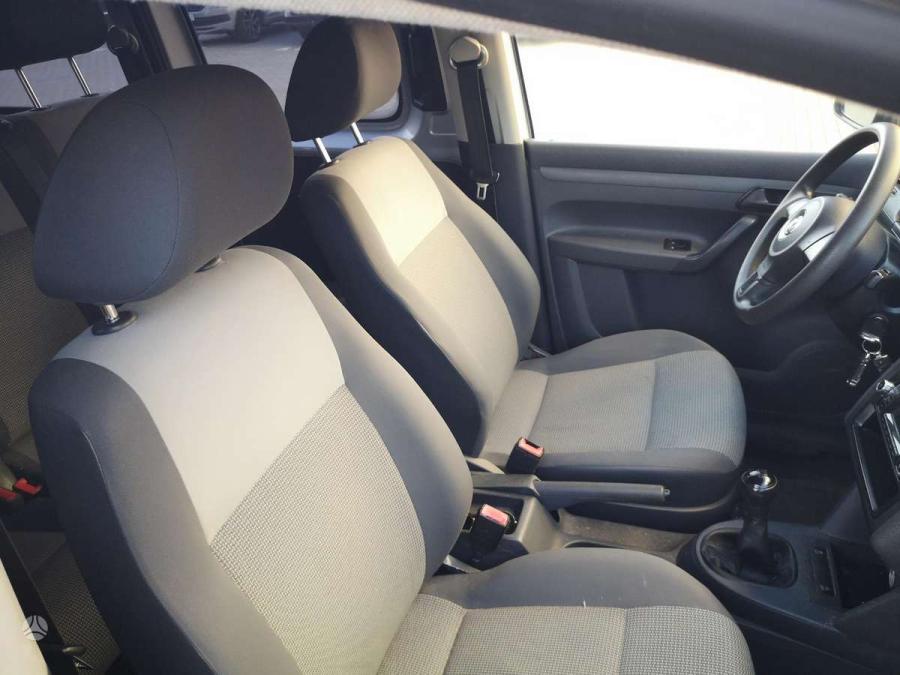 Grey Volkswagen Caddy 2012 in Klaipeda, with an engine capacity of 1.60 L and mileage of 300 thousand km for 5300 €, photo 12 on AUTOMOTO.COM.LV