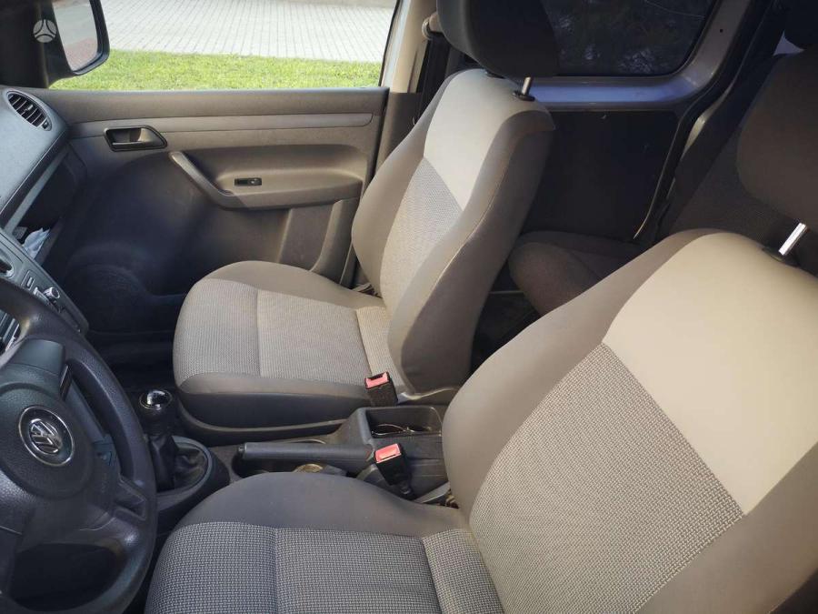 Grey Volkswagen Caddy 2012 in Klaipeda, with an engine capacity of 1.60 L and mileage of 300 thousand km for 5300 €, photo 13 on AUTOMOTO.COM.LV