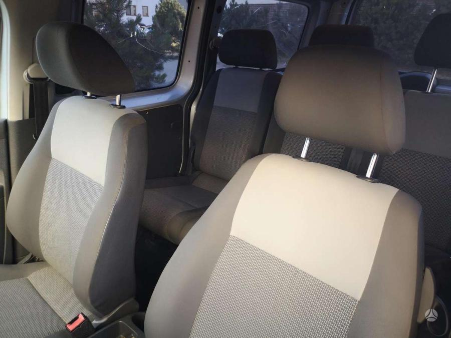 Grey Volkswagen Caddy 2012 in Klaipeda, with an engine capacity of 1.60 L and mileage of 300 thousand km for 5300 €, photo 14 on AUTOMOTO.COM.LV