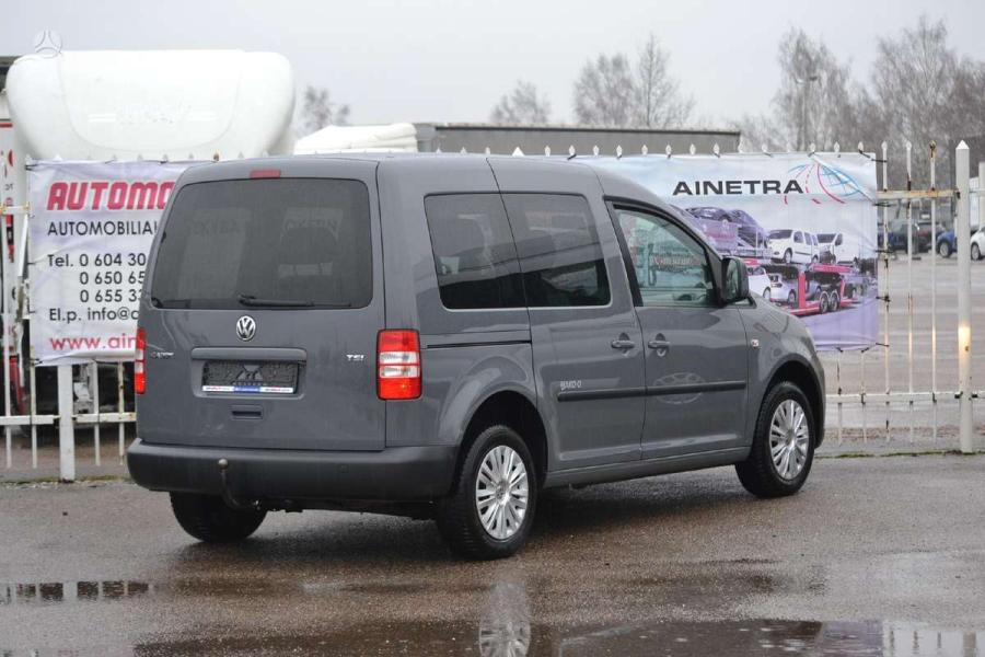 Pelēks Volkswagen Caddy 2013 Marijampole, ar dzinēja tilpumu 1.20 L un nobraukumu 230 tūkst. km par 5900 €, foto 2 vietnē AUTOMOTO.COM.LV