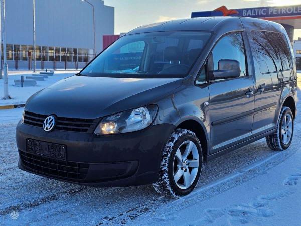 Grey Volkswagen Caddy 2013 in Rokiskis, with an engine capacity of 2.00 L and mileage of 380 thousand km for 4650 €, photo 3 on AUTOMOTO.COM.LV