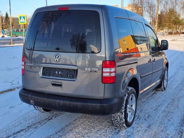 Grey Volkswagen Caddy 2013 in Rokiskis, with an engine capacity of 2.00 L and mileage of 380 thousand km for 4650 €, photo 8 on AUTOMOTO.COM.LV