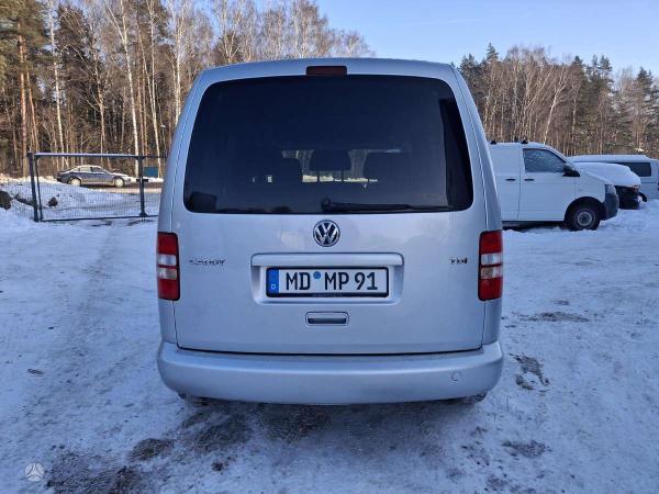 Grey Volkswagen Caddy 2013 in Radviliskis, with an engine capacity of 1.60 L and mileage of 245 thousand km for 5650 €, photo 5 on AUTOMOTO.COM.LV