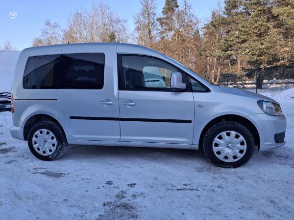 Grey Volkswagen Caddy 2013 in Radviliskis, with an engine capacity of 1.60 L and mileage of 245 thousand km for 5650 €, photo 6 on AUTOMOTO.COM.LV
