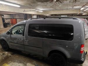 Grey Volkswagen Caddy 2013 in Kaunas, with an engine capacity of 1.60 L and mileage of 308 thousand km for 7700 €, photo 5 on AUTOMOTO.COM.LV