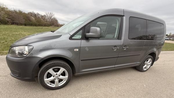 Grey Volkswagen Caddy 2013 in Siauliai, with an engine capacity of 1.60 L and mileage of 384 thousand km for 5250 €, photo 8 on AUTOMOTO.COM.LV