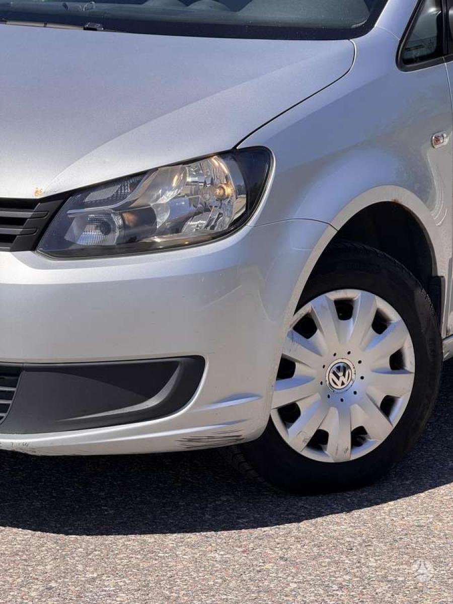 Grey Volkswagen Caddy 2013 in Vilnius, with an engine capacity of 1.60 L and mileage of 311 thousand km for 5500 €, photo 6 on AUTOMOTO.COM.LV