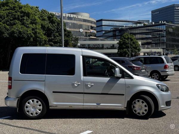 Grey Volkswagen Caddy 2013 in Vilnius, with an engine capacity of 1.60 L and mileage of 311 thousand km for 5500 €, photo 6 on AUTOMOTO.COM.LV
