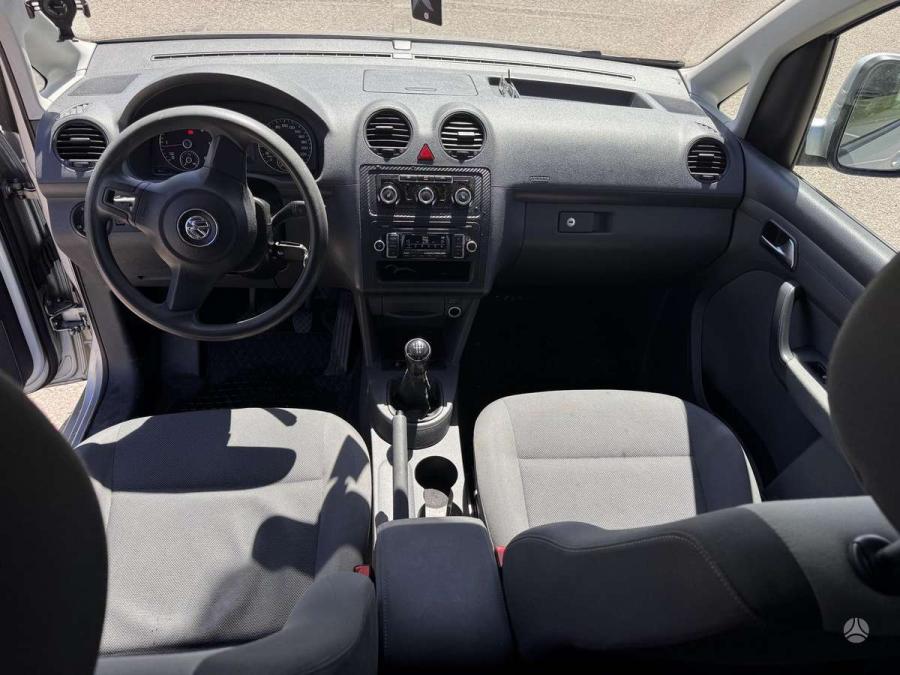 Grey Volkswagen Caddy 2013 in Vilnius, with an engine capacity of 1.60 L and mileage of 311 thousand km for 5500 €, photo 9 on AUTOMOTO.COM.LV