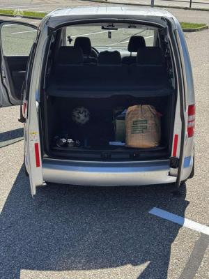 Grey Volkswagen Caddy 2013 in Vilnius, with an engine capacity of 1.60 L and mileage of 311 thousand km for 5500 €, photo 13 on AUTOMOTO.COM.LV