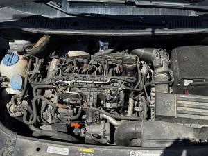 Grey Volkswagen Caddy 2013 in Vilnius, with an engine capacity of 1.60 L and mileage of 311 thousand km for 5500 €, photo 18 on AUTOMOTO.COM.LV