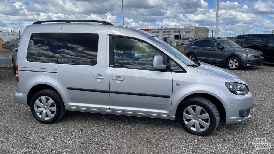 Grey Volkswagen Caddy 2013 in Marijampole, with an engine capacity of 1.60 L and mileage of 261 thousand km for 7690 €, photo 5 on AUTOMOTO.COM.LV