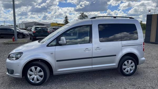 Grey Volkswagen Caddy 2013 in Marijampole, with an engine capacity of 1.60 L and mileage of 261 thousand km for 7690 €, photo 10 on AUTOMOTO.COM.LV