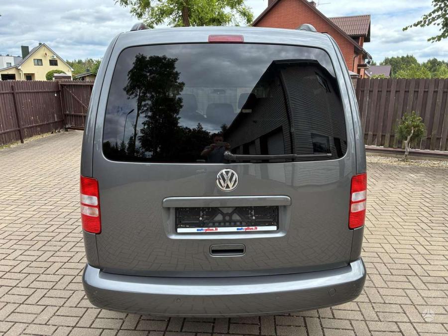 Grey Volkswagen Caddy 2013 in Siauliai, with an engine capacity of 1.60 L and mileage of 282 thousand km for 7100 €, photo 6 on AUTOMOTO.COM.LV