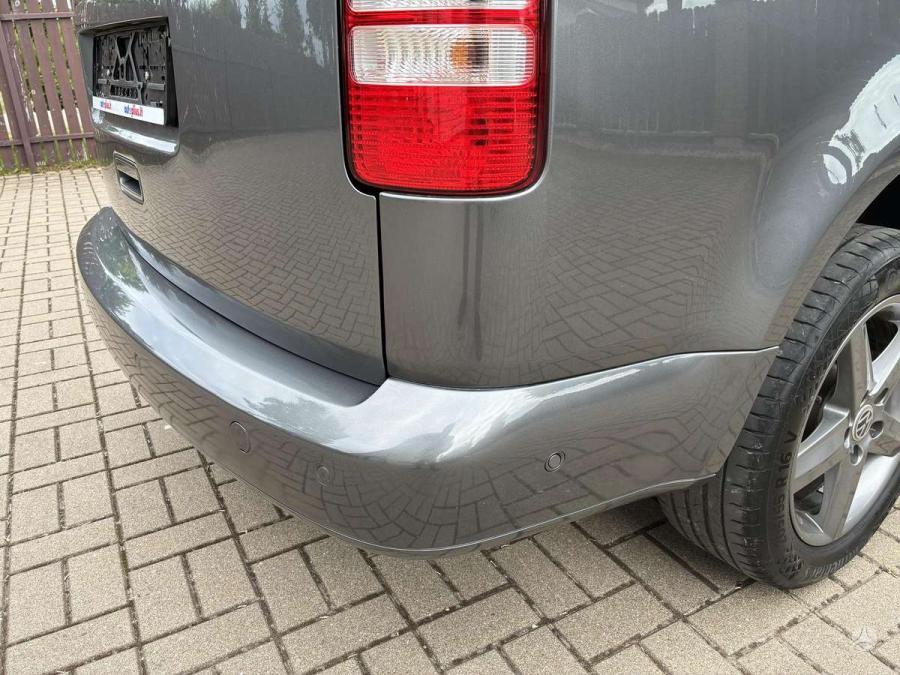 Grey Volkswagen Caddy 2013 in Siauliai, with an engine capacity of 1.60 L and mileage of 282 thousand km for 7100 €, photo 12 on AUTOMOTO.COM.LV