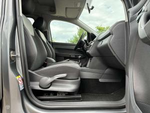 Grey Volkswagen Caddy 2013 in Siauliai, with an engine capacity of 1.60 L and mileage of 282 thousand km for 7100 €, photo 15 on AUTOMOTO.COM.LV