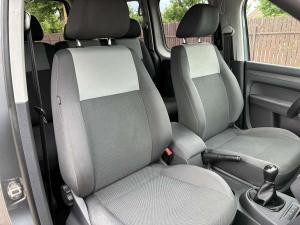 Grey Volkswagen Caddy 2013 in Siauliai, with an engine capacity of 1.60 L and mileage of 282 thousand km for 7100 €, photo 16 on AUTOMOTO.COM.LV